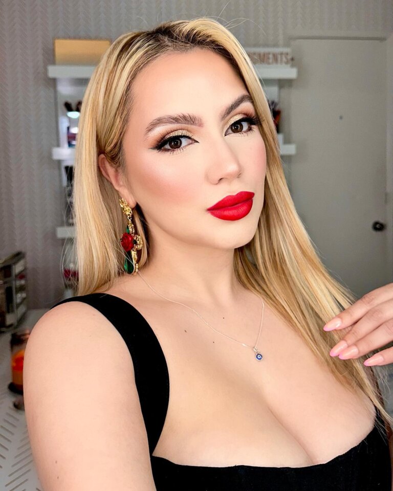 Fashion Nova Models Names List with Instagram Account 2024